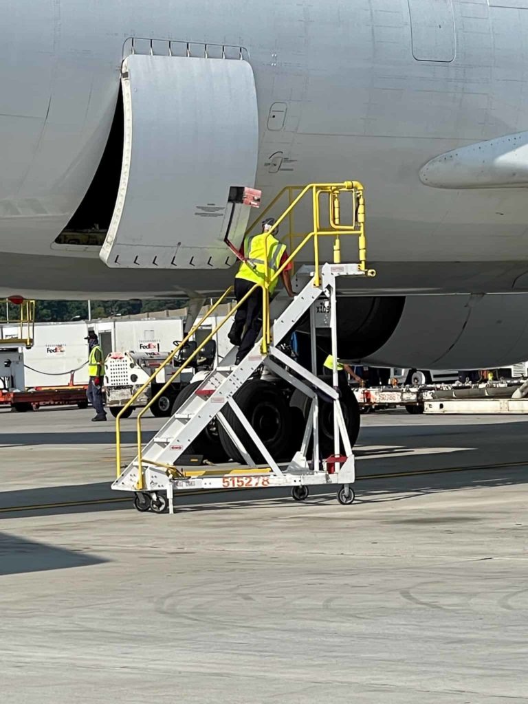 Maintenance Stands and Ladders | Dynamic Specialty Services